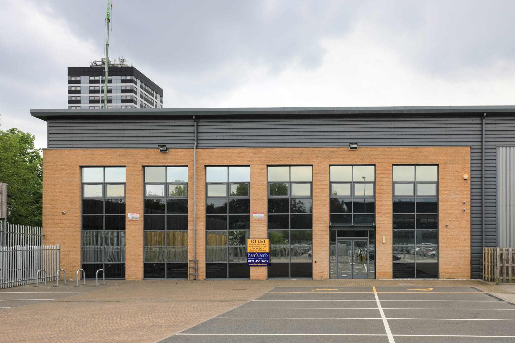 COVENTRY MID-BOX WAREHOUSE LET TO EXPANDING LOGISTICS FIRM | Harris Lamb